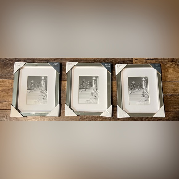 Mikasa | Wall Decor | Mikasa Mirrored 5 In X 7 In 27 Cm X 178 Cm Photo ...